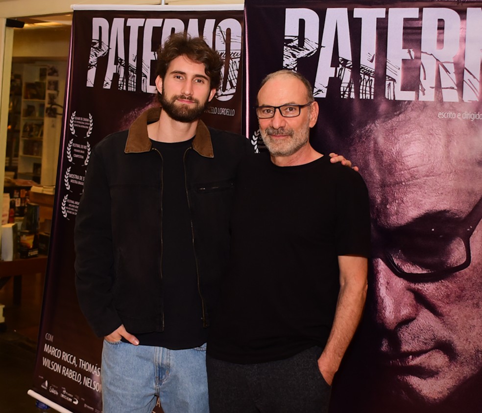 Marco Ricca posa com Felipe Ricca, seu filho com Adriana Esteves, em ...