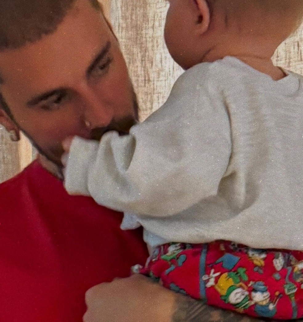 Justin Bieber posta foto rara com o filho, e fãs brincam: 'O chá ...