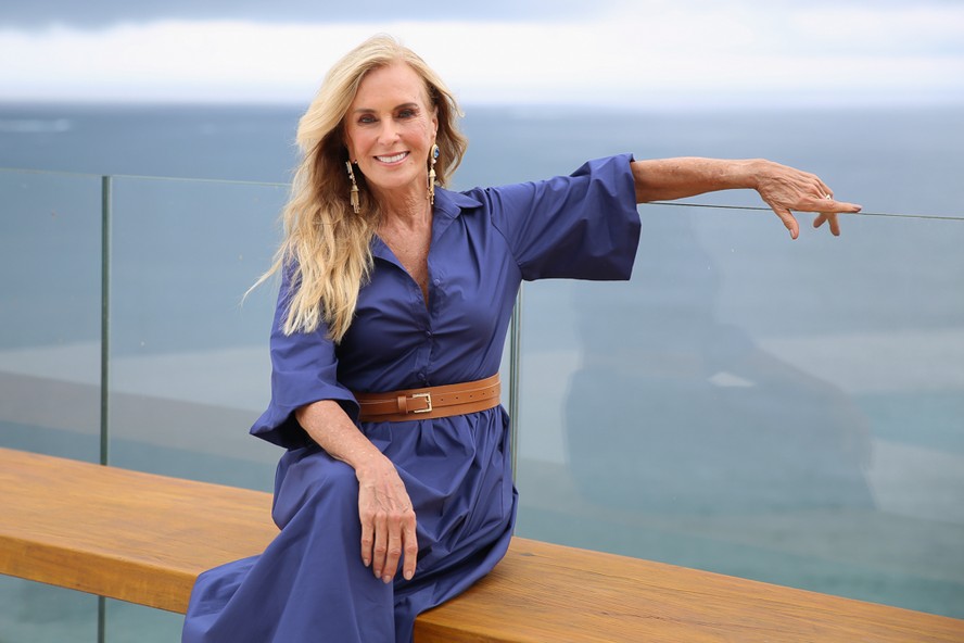 Helô Pinheiro resgata vídeo de quando foi destaque no Carnaval; assista