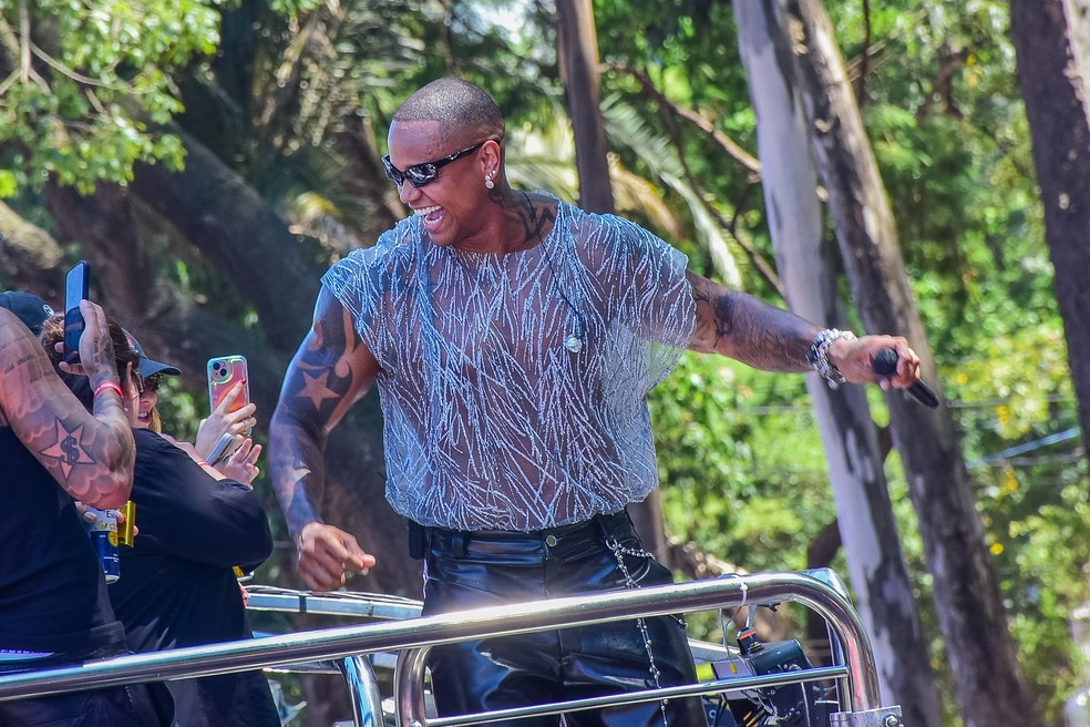 Léo Santana se emociona após puxar bloco em SP: 'Em êxtase com o que vivi'