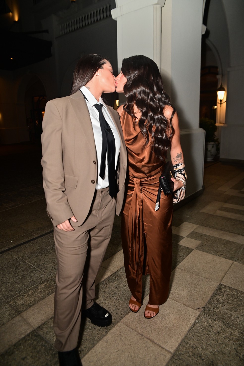 Famosos marcam presença em casamento de Tainá Castro e Eder Militão; fotos