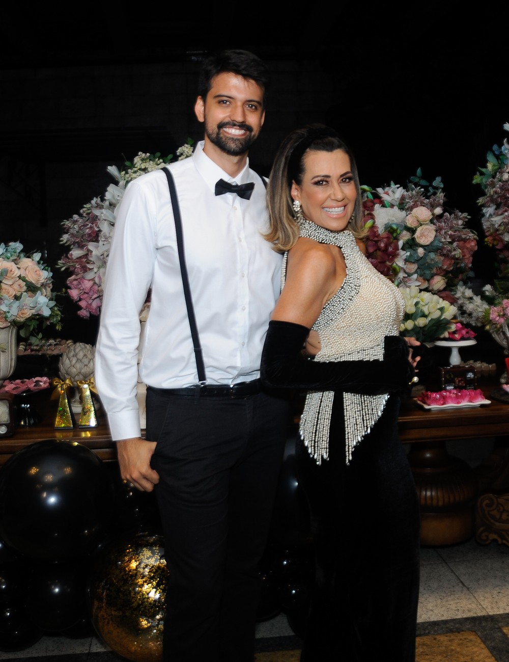 Solange Frazão celebra seus 60 anos com festança