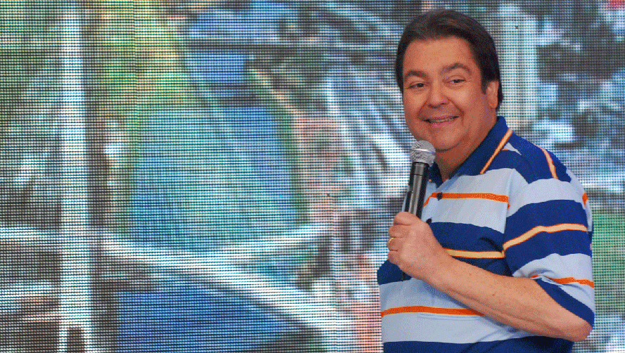 Faustão está 'estável', com quadro 'sem novidades', diz mulher do apresentador