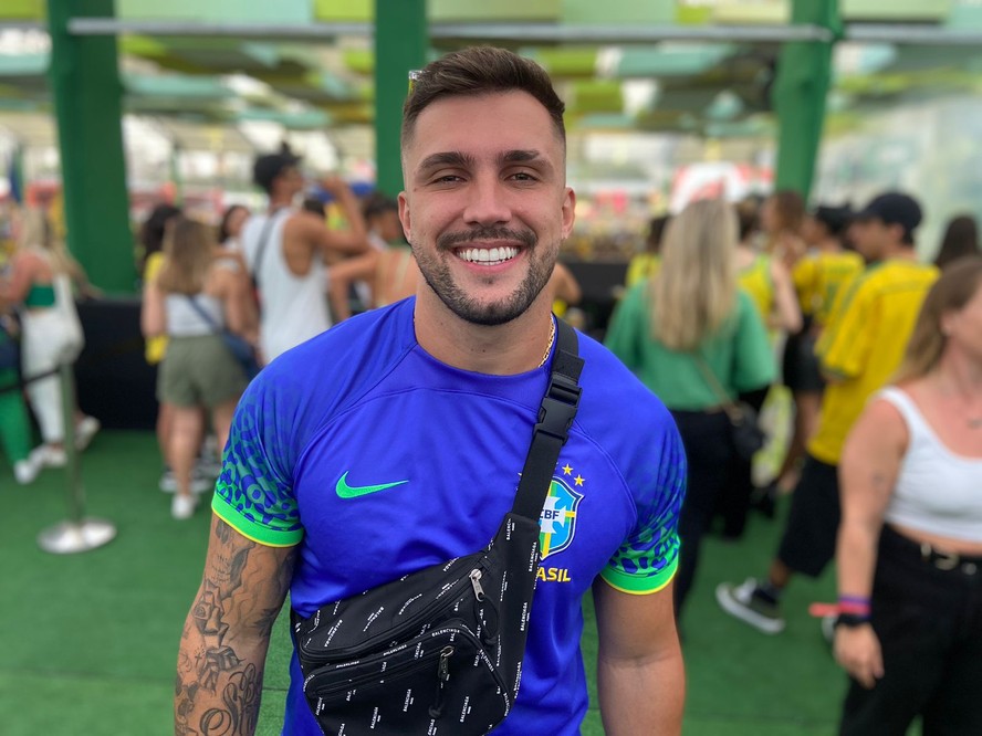 Arthur Picoli retorna do Catar e assiste ao jogo da Seleção no Brasil ...