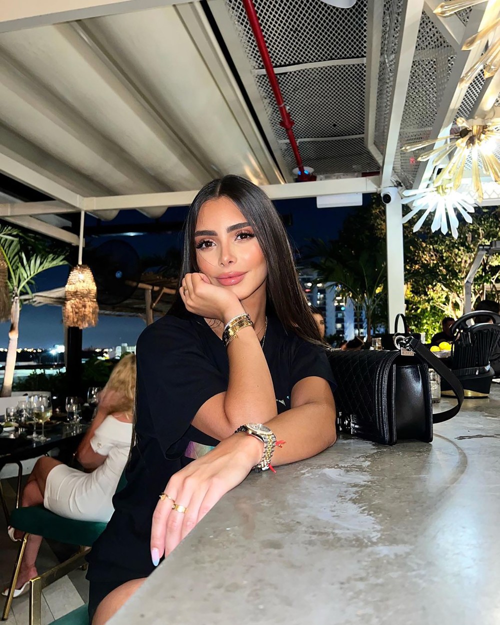 Saiba quem é Victoria Ruiz, a influencer que ganhou like de Neymar e ...