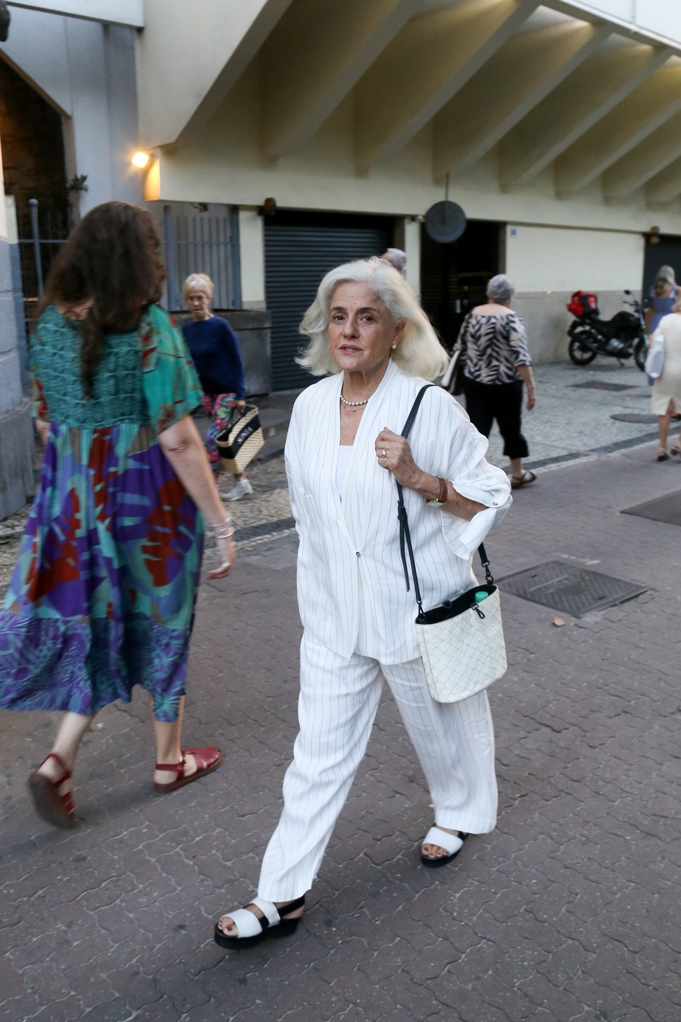 Tony Ramos, Marieta Severo e Fernanda Montenegro vão à Missa de Sétimo ...