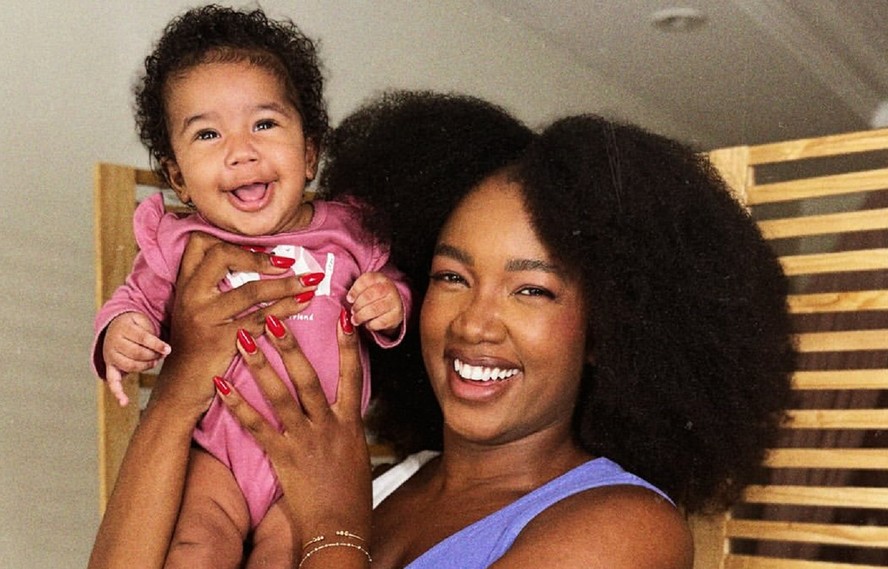 IZA com a filha, Nala