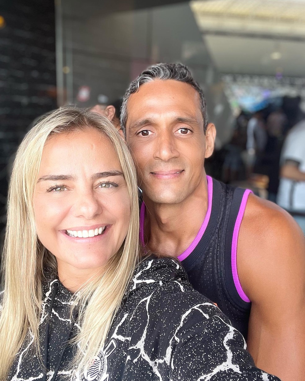 Milene Domingues posta fotos raras com o namorado, ex-jogador de futebol