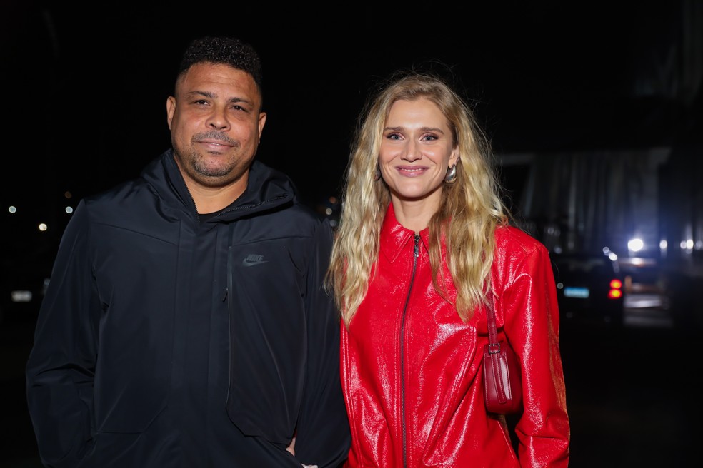 Ronaldo Fenômeno vai com Celina Locks e o filho Ronald ao Lollapalooza