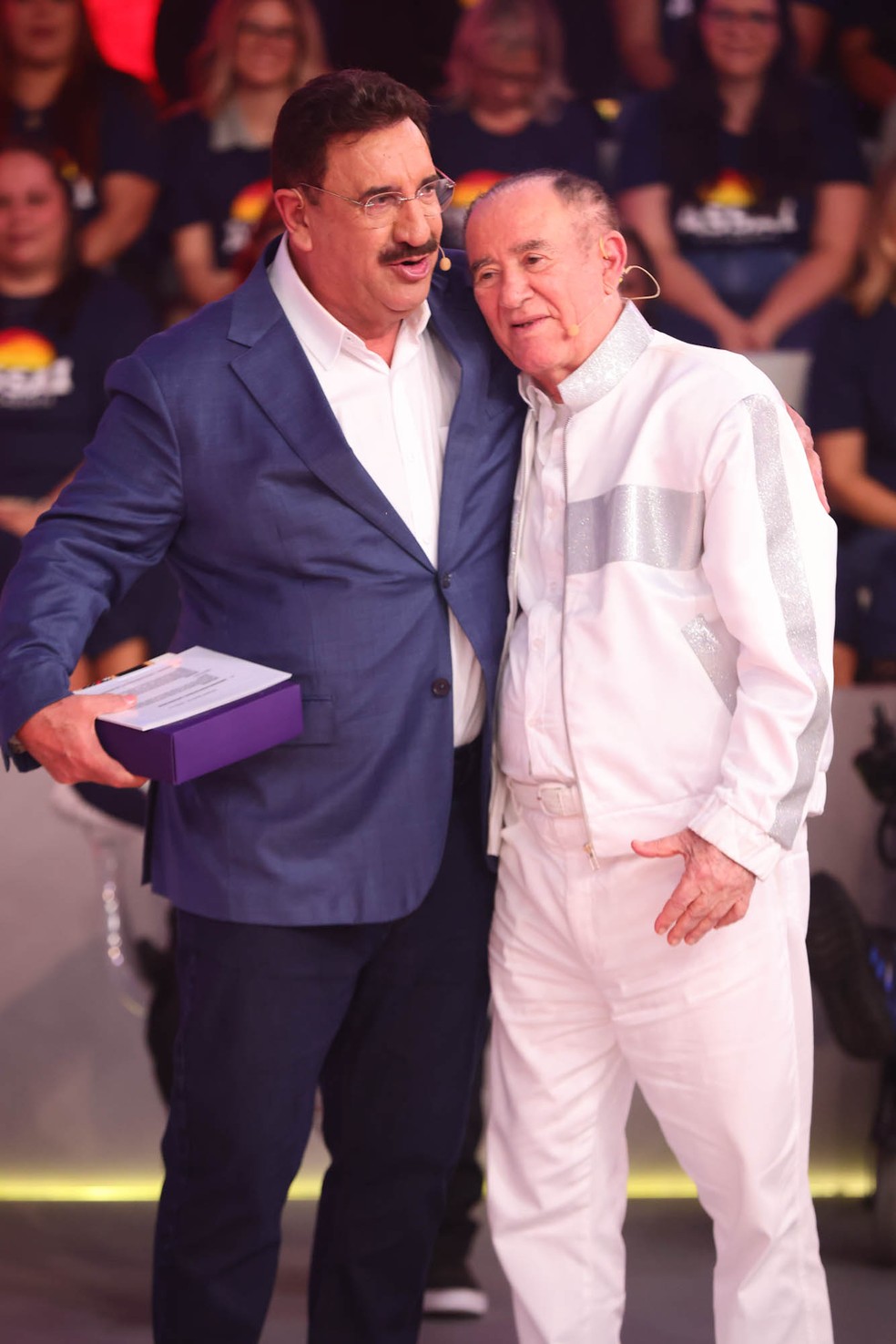 Renato Aragão se emociona no palco do Teleton e realiza sonho de Ratinho