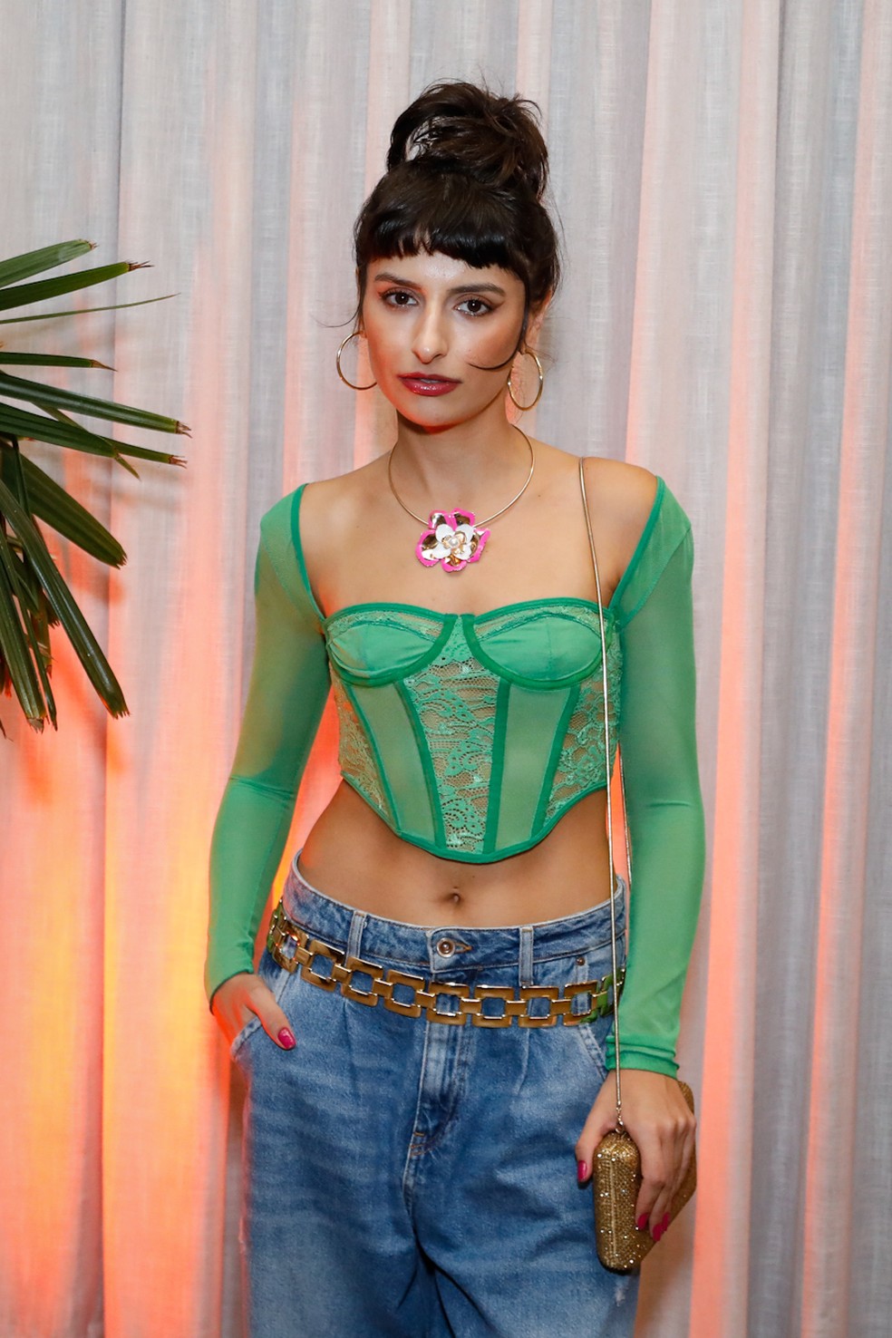 Bruna Marquezine usa look sexy no show de Marina Sena no Rio