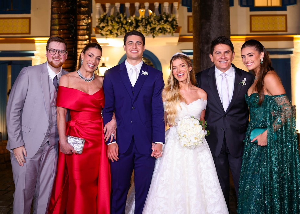 Sem apartamento finalizado, Júlia Vieira e Luigi César vão morar com ...