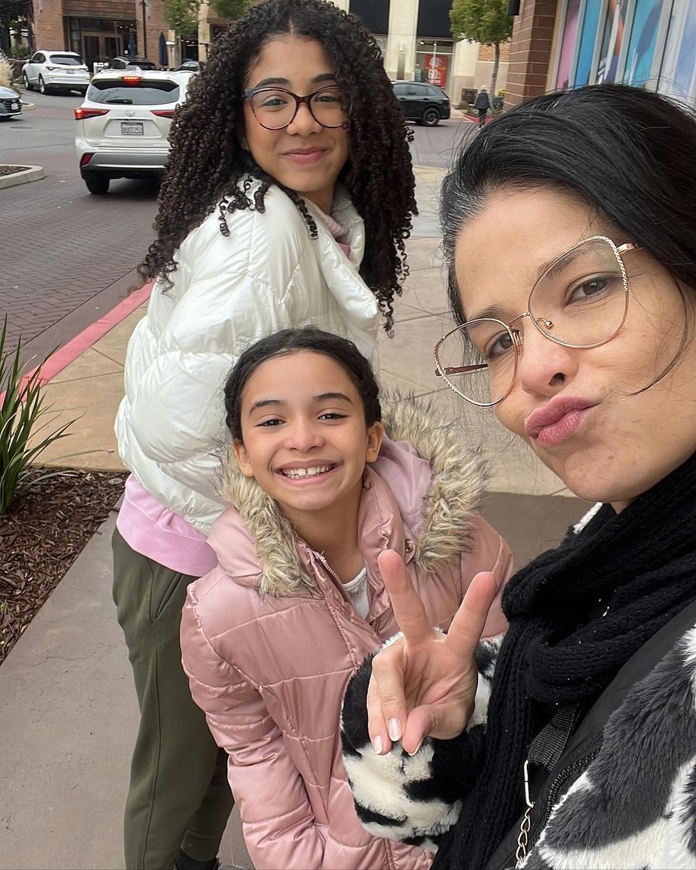 Samara Felippo reencontra as filhas nos Estados Unidos após dois meses ...