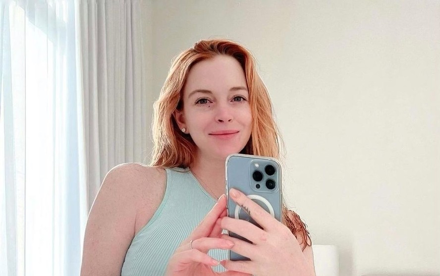 Lindsay Lohan mostra o corpo e faz reflexão após dar à luz primeiro filho
