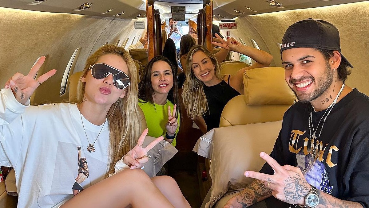 Virgínia leva as primas em viagem no jatinho de R$ 17 milhões de Zé Felipe