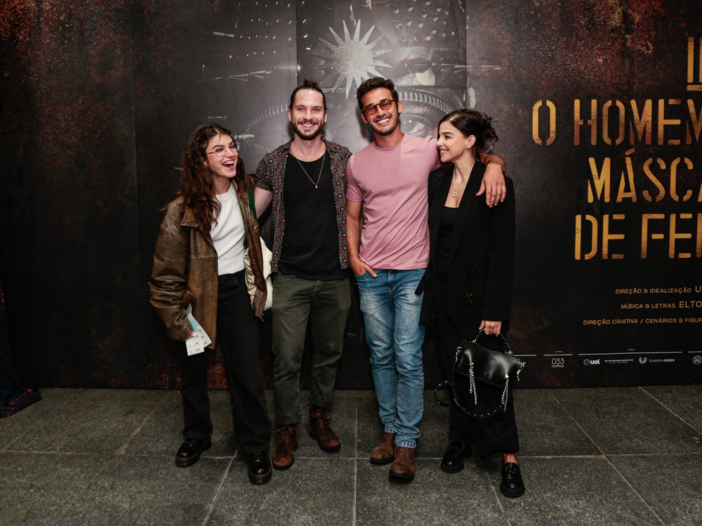 Famosos prestigiam estreia vip de musical 'Iron - O Homem da Máscara de ...