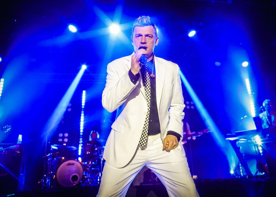 Nick Carter agradece apoio de fãs em show de SP após morte de irmã ...