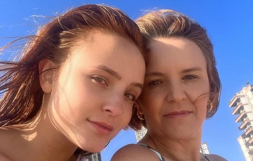 Larissa Manoela teria sofrido agressões físicas da mãe, segundo ex ...