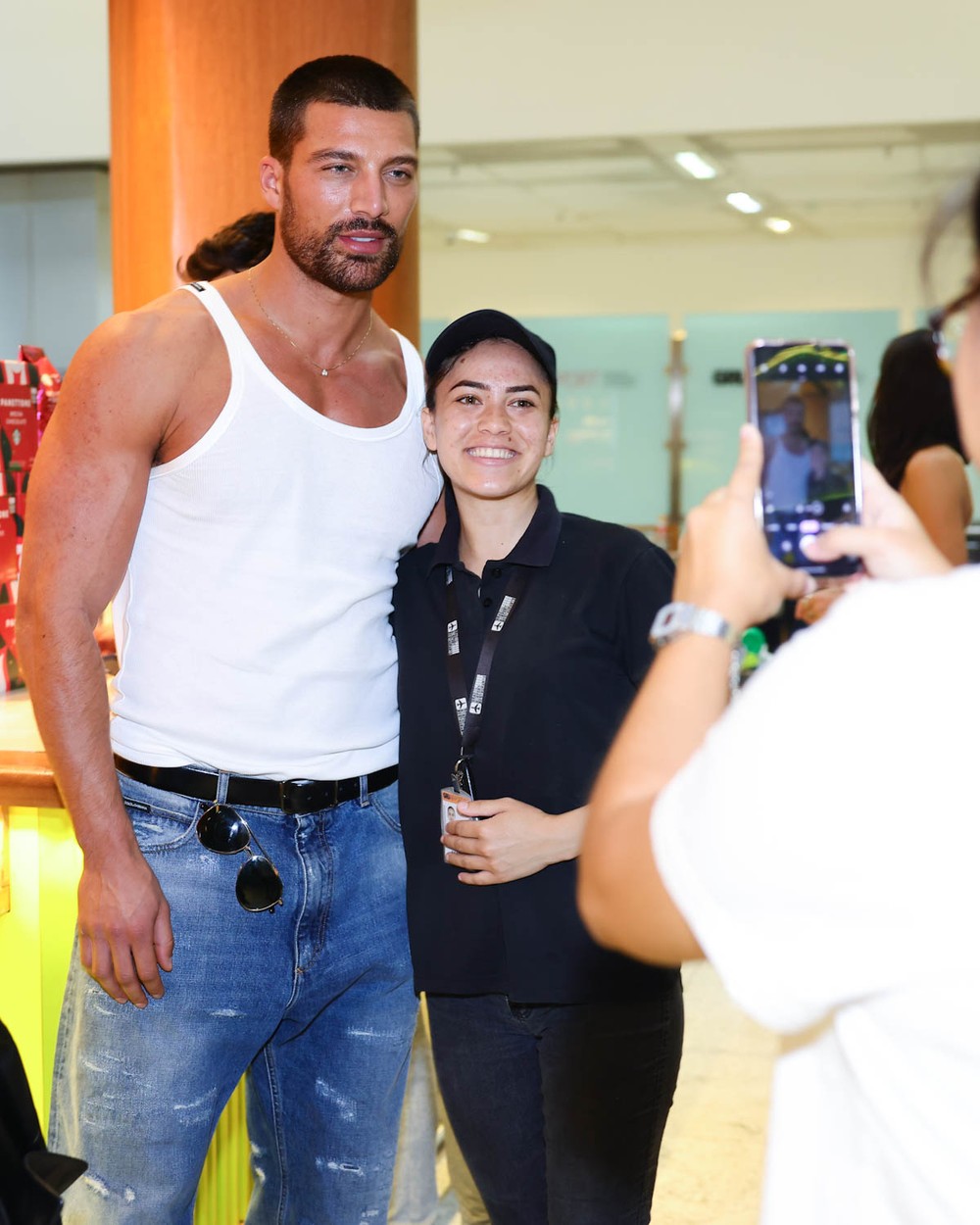 Ex de Anitta, galã italiano Simone Susinna volta ao Brasil com o irmão ...