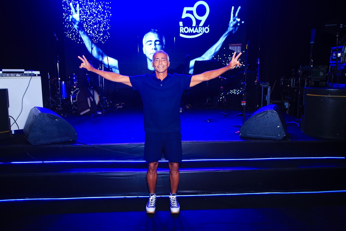 Romário comemora seu aniversário de 59 anos com festão para 800 ...