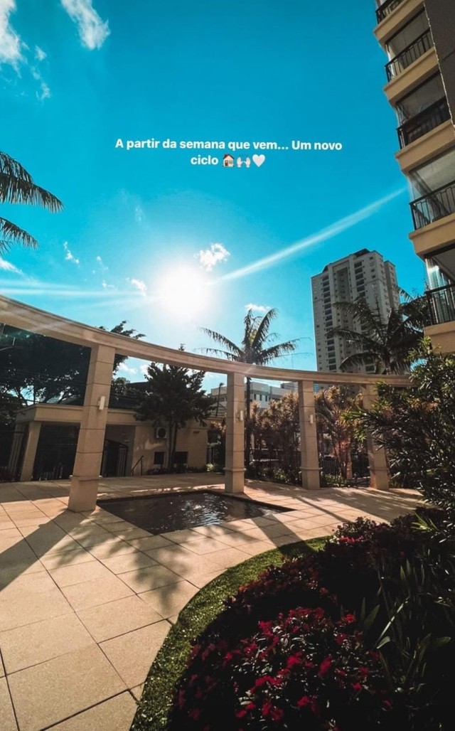 Ex-BBBB Eslô Marques comemora novo apartamento em SP: 'Novo ciclo'