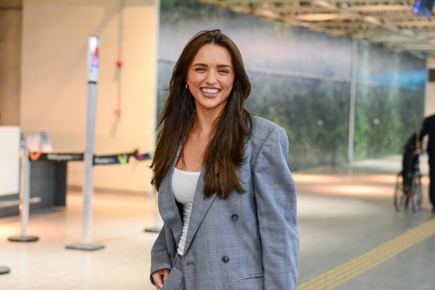 Rafa Kalimann embarca no Rio para emendar Festival de Veneza e viagem a NY