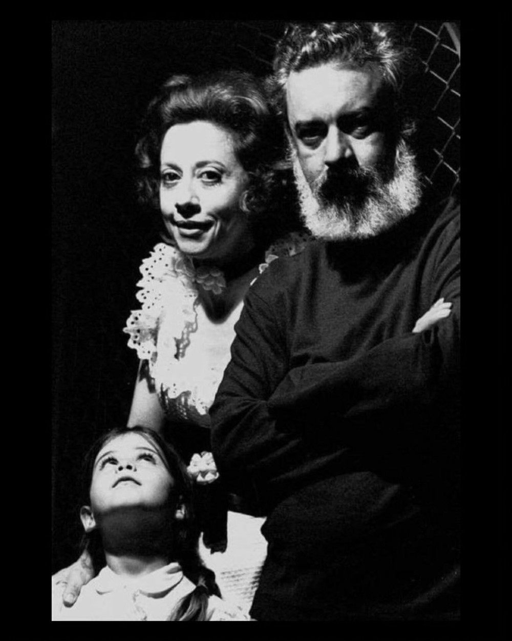 Fernanda Torres posta foto de infância no dia em que pai faria 97 anos ...