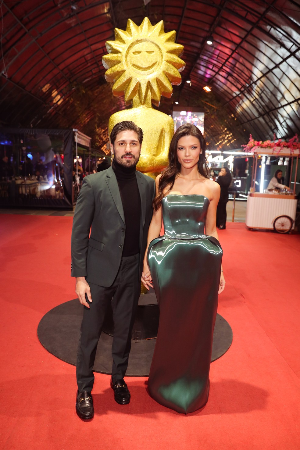 Ator Daniel Rocha vira motoboy em SP, explica decisão e faz apelo: 'Dê ...