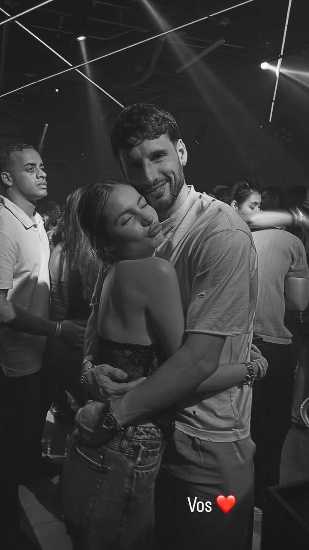 Atacante do São Paulo, Jonathan Calleri está namorando colombiana