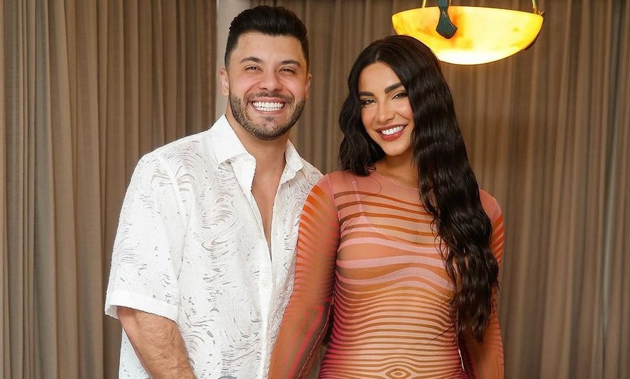 Gabriela Versiani rebate perguntas sobre casamento com Murilo Huff: 'Bora mudar de disco'