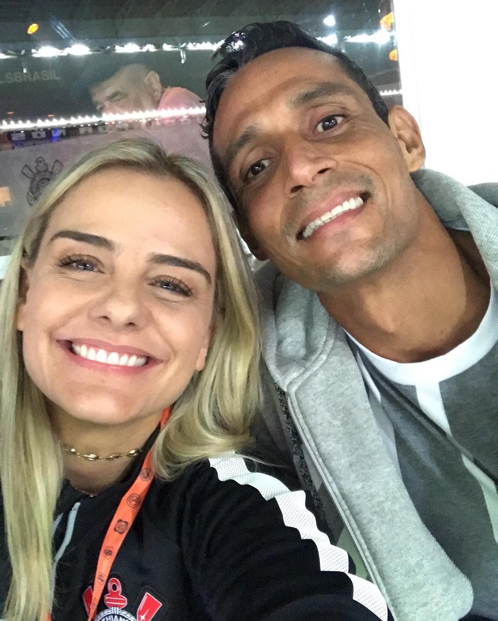 Milene Domingues posta fotos raras com o namorado, ex-jogador de futebol