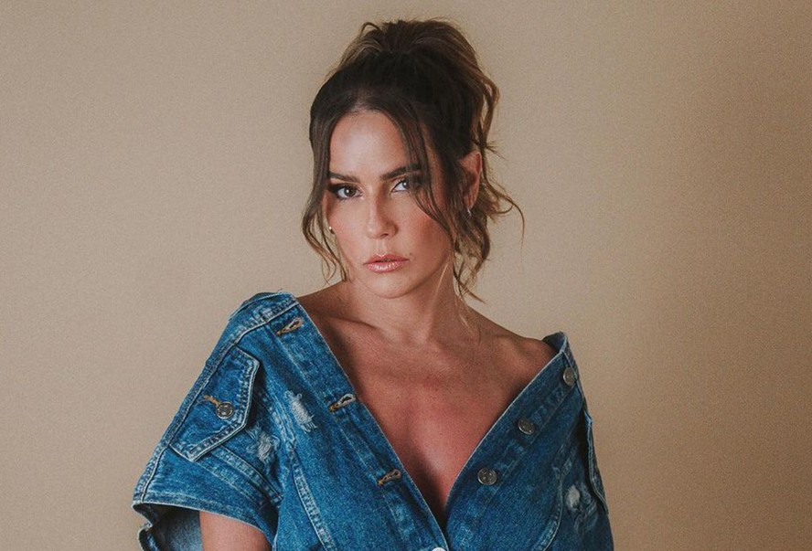 Deborah Secco reflete sobre não expor mais o marido: 'Escolha dele'
