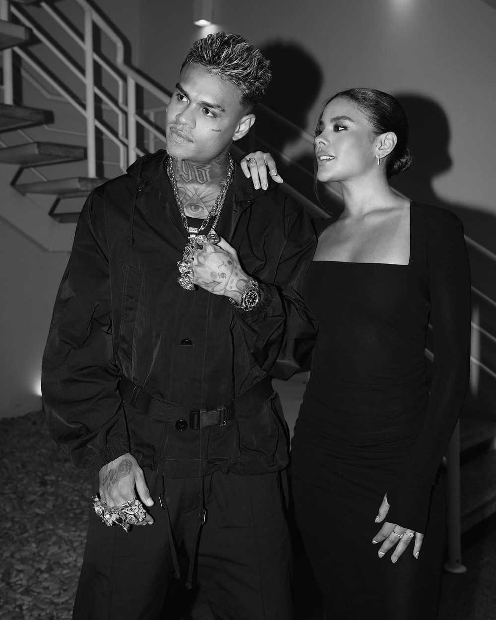 Bella Campos ganha comida na boca de MC Cabelinho no primeiro Dia dos ...