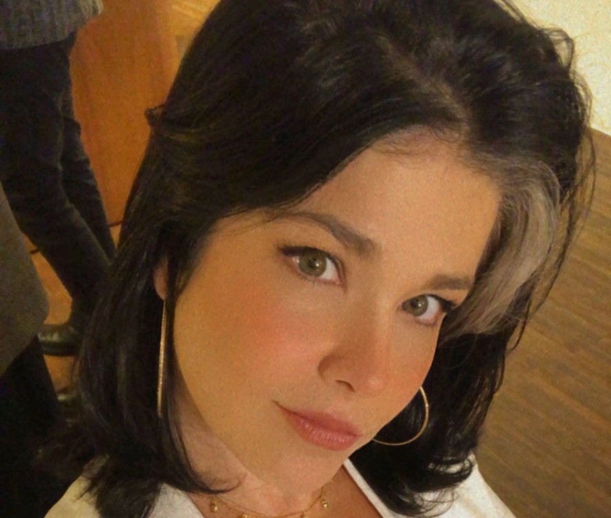 Samara Felippo faz reflexão com selfie: 'Atriz, vagabunda, mãe ...