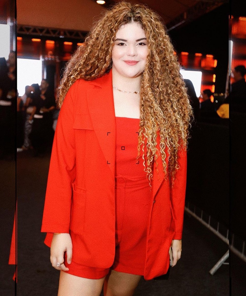 Laura Simões, filha de Fabiana Karla, lançará primeiro EP autoral da ...