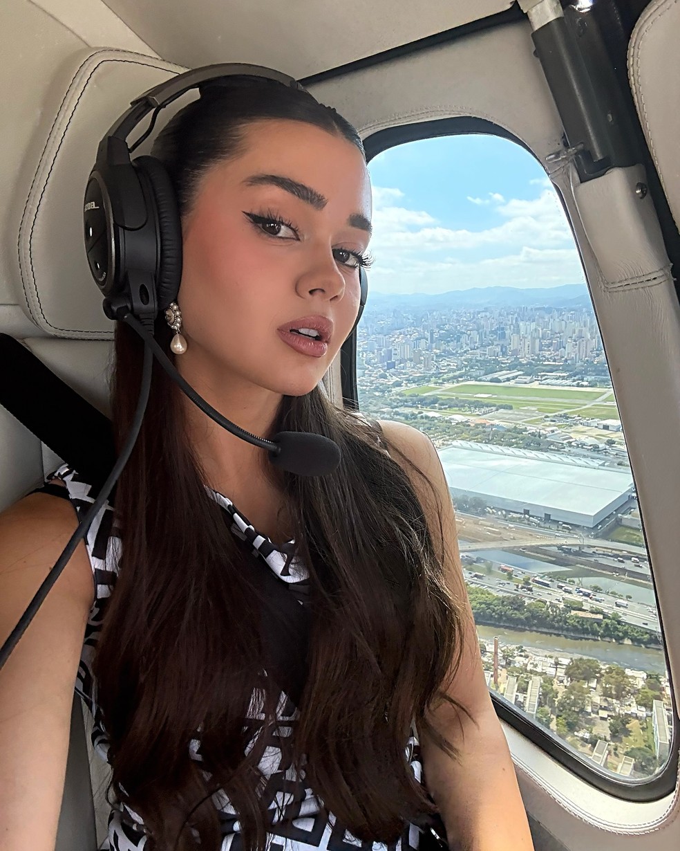 Franciny Ehlke ostenta helicóptero dado pelo marido bilionário ...