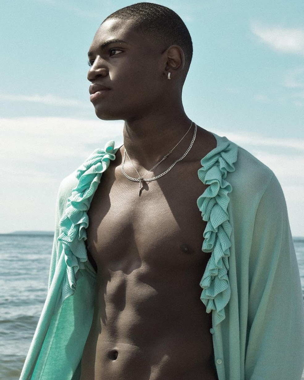 Modelo Dynus Saxon, de 20 anos, é preso suspeito de assassinato