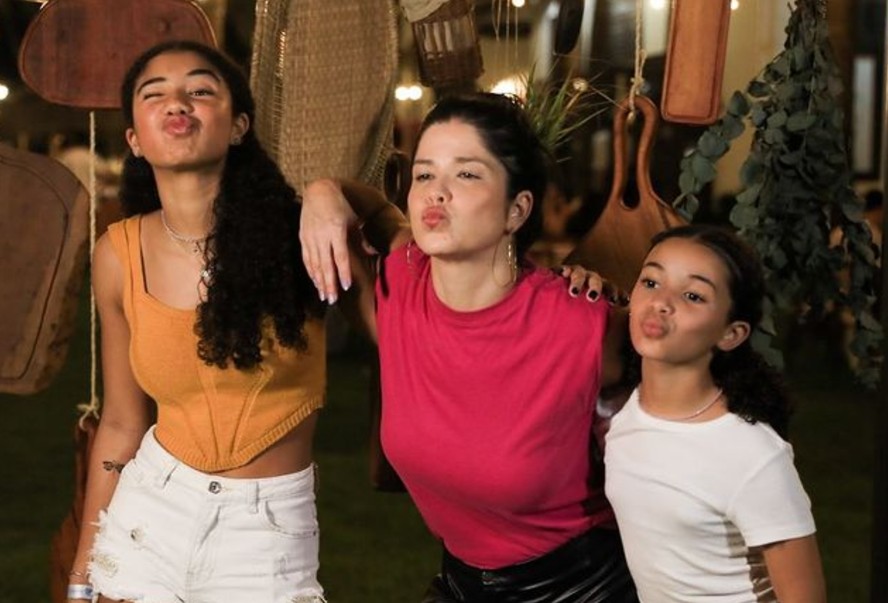 Samara Felippo faz uma declaração emocionante à filha, que completa 15 anos