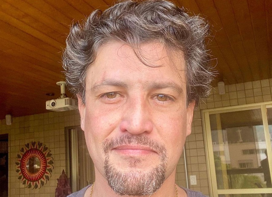 Ator Alexandre Slaviero é detido por posse ilegal de arma de fogo no Rio