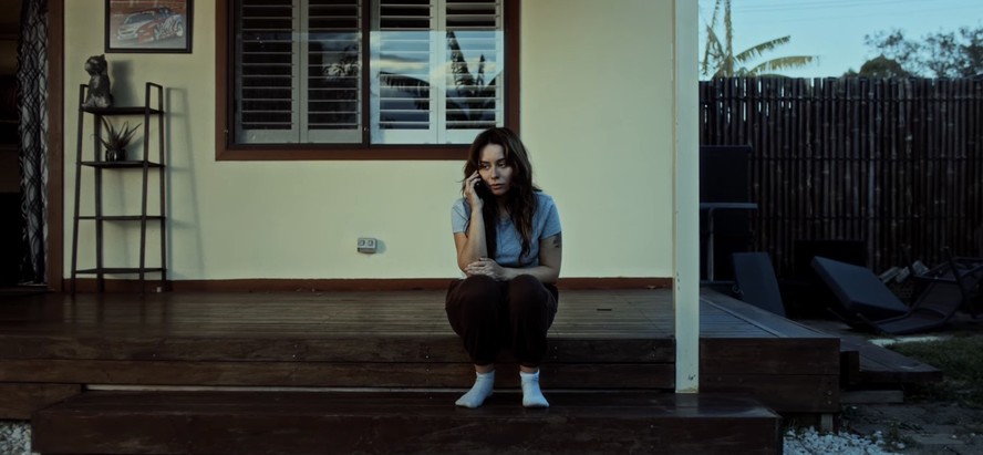 Atriz radicada na Austrália, Larissa Maxine estreia na direção com ...