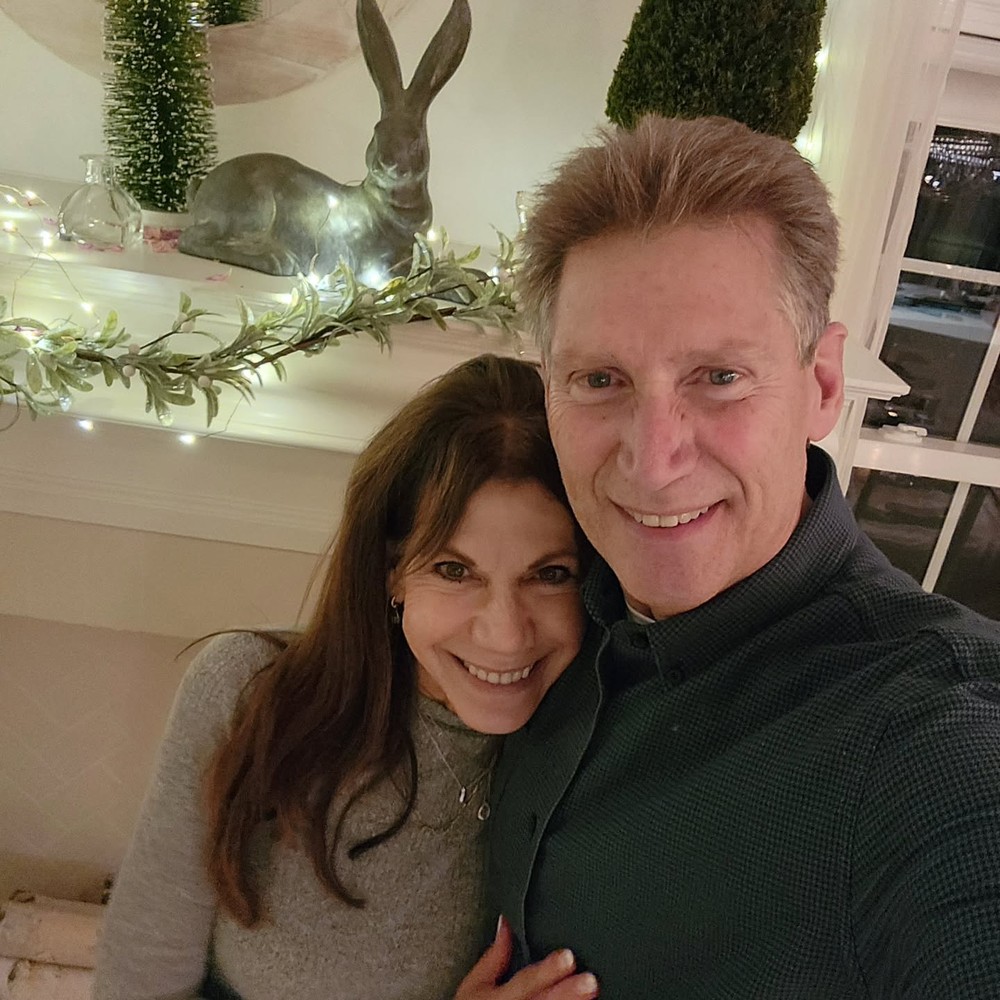 Astro do reality 'The Golden Bachelor', é diagnosticado com câncer incurável aos 73 anos