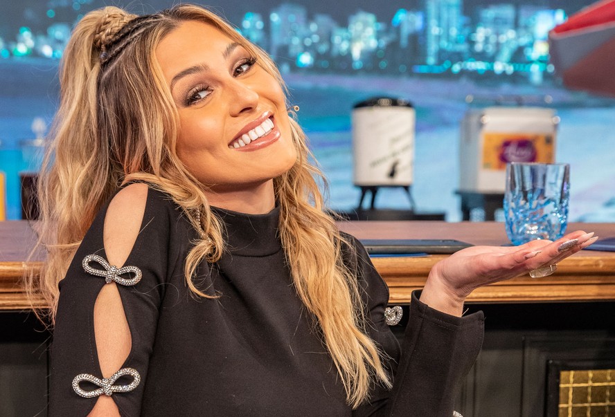 Lívia Andrade celebra versão 'desarmada' no 'Domingão' e admite: 'Ainda ...