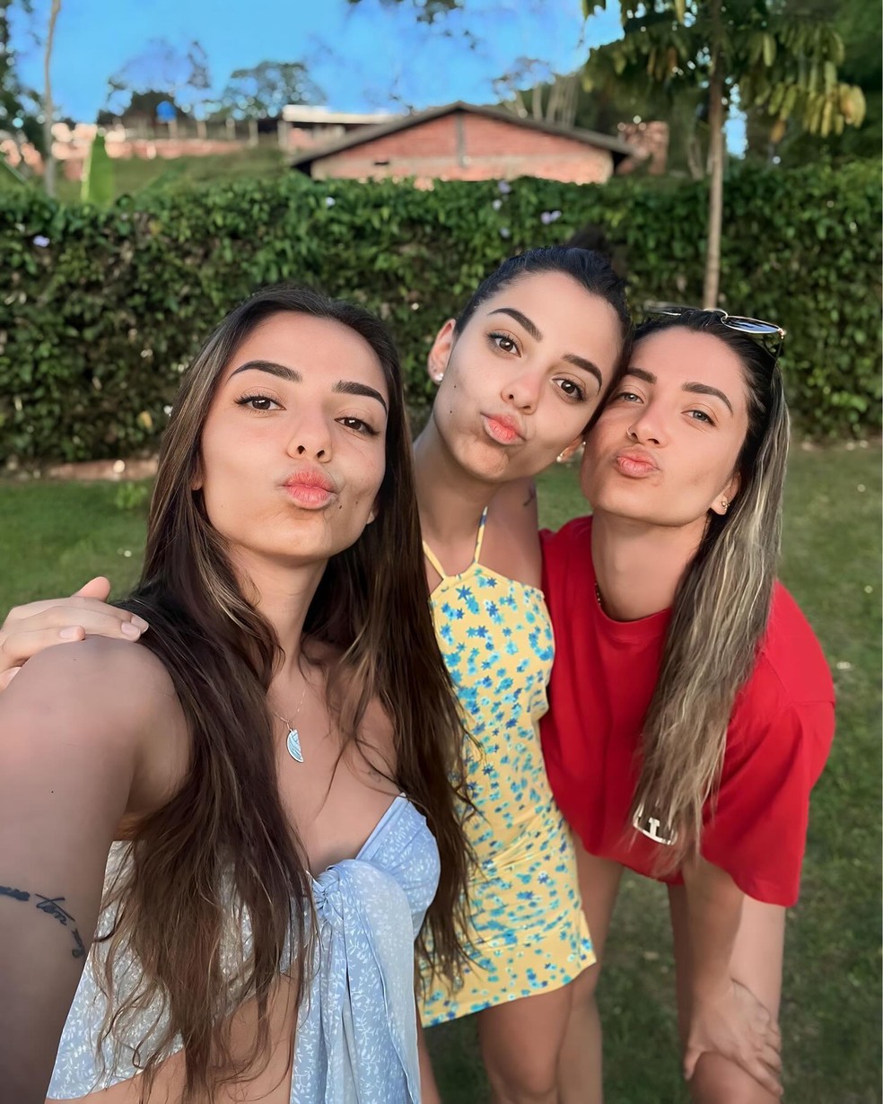 Ex-BBB Key Alves faz aparição rara com a irmã mais velha