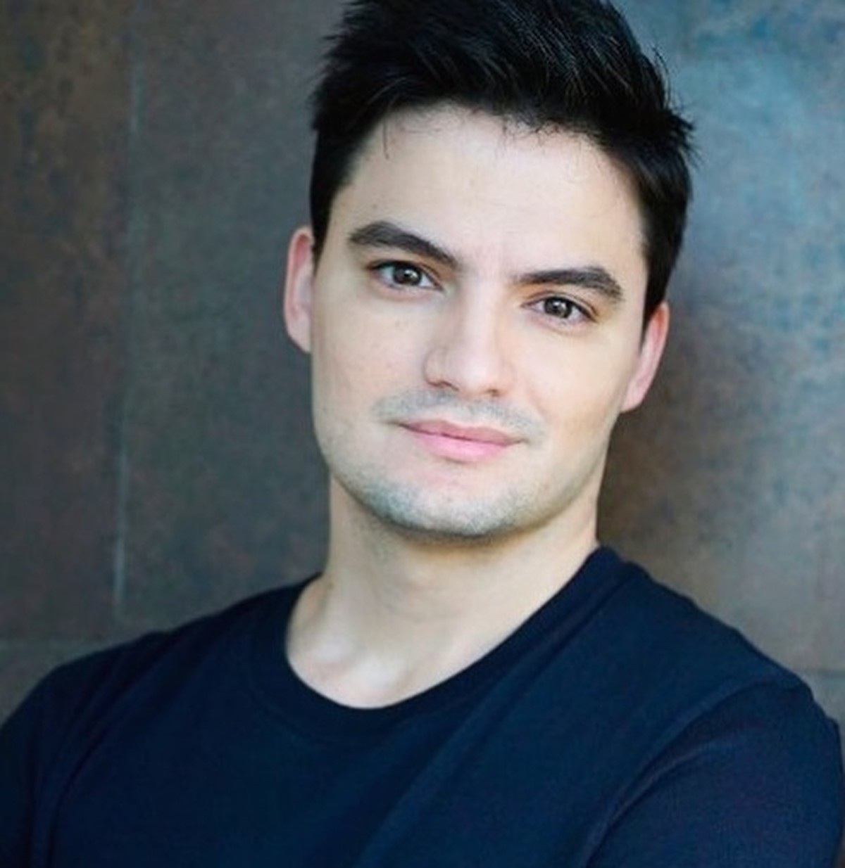 Felipe Neto bate 220 milhões de views com vídeos sobre política e comemora