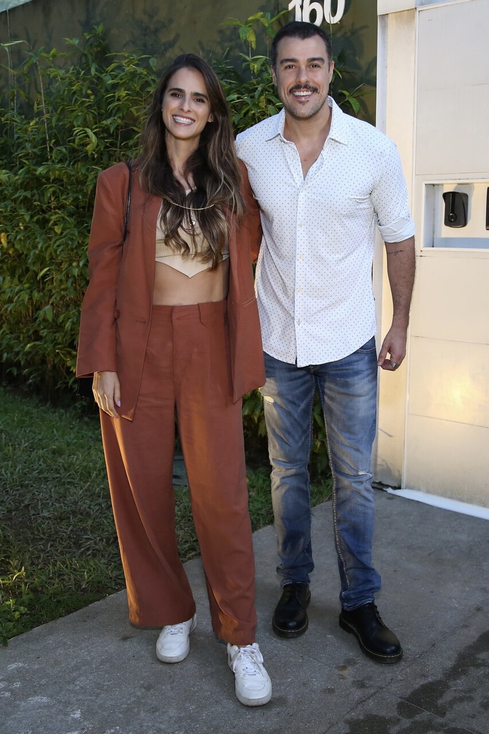 Famosos marcam presença em festão de Fe Paes Leme na casa de Ewbank e ...