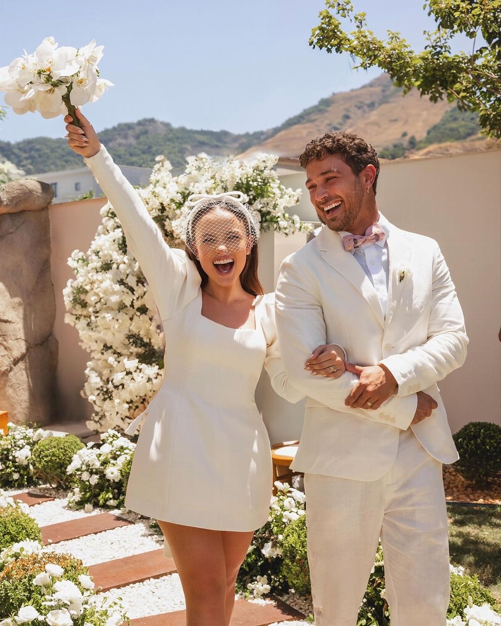 Um ano de casados: relembre as celebrações de casamento de Larissa ...