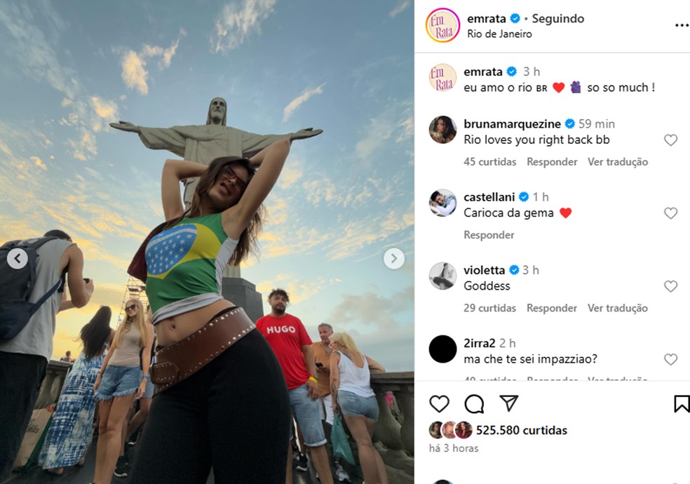 Emily Ratajkowski curte praia no Rio, se declara em português, e ...