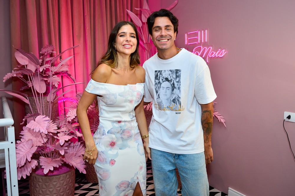 Após anunciar fim de casamento, Pe Lu vai a evento da irmã; fotos