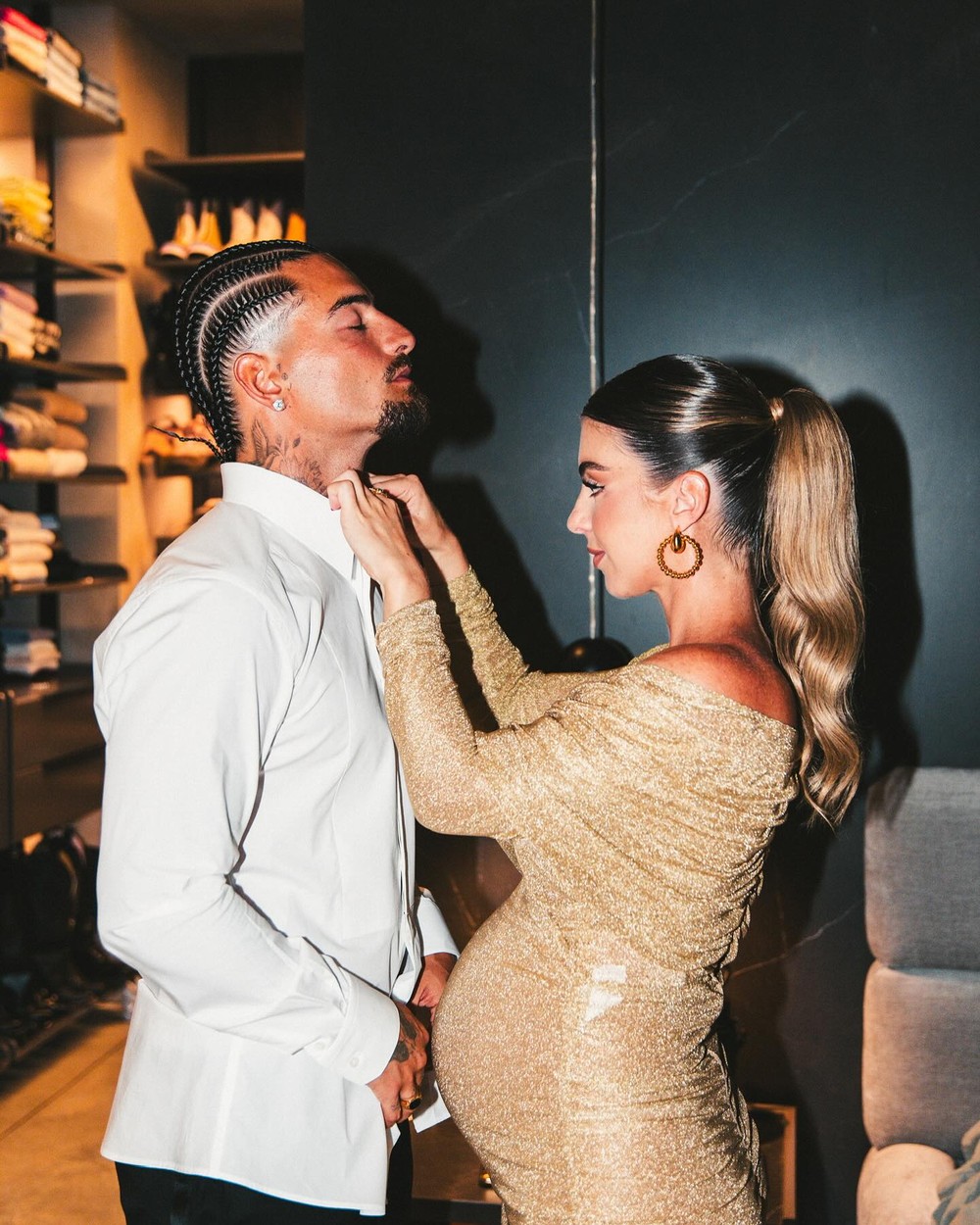 Com a namorada grávida, Maluma abre álbum de seu aniversário de 30 anos