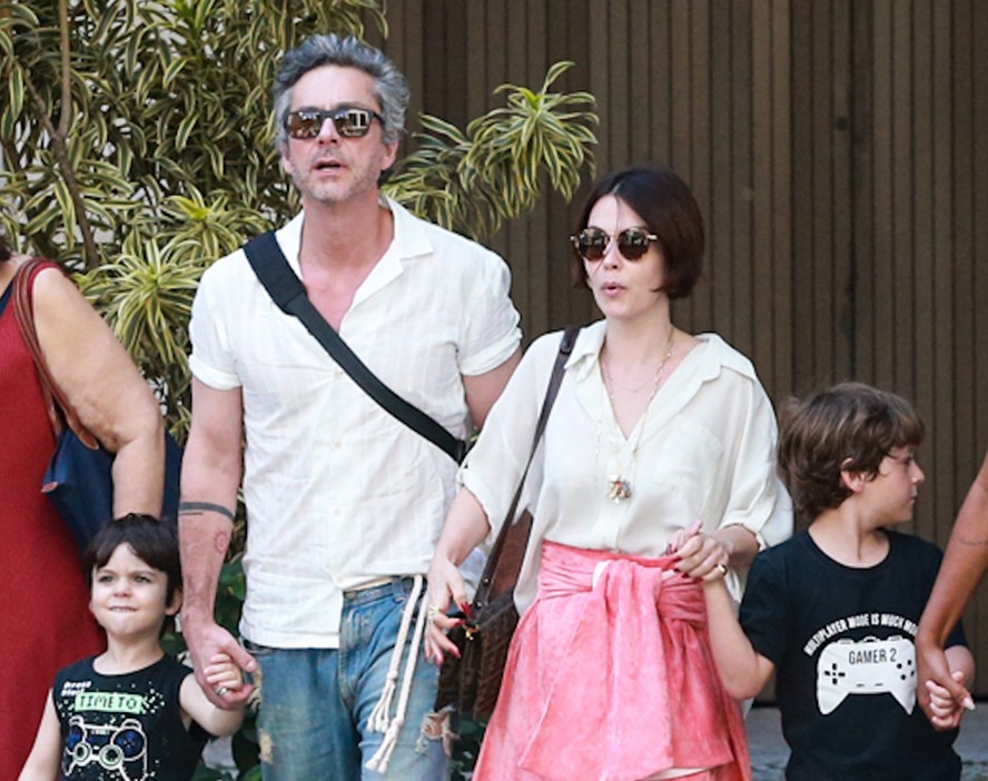 alexandre nero e namorada